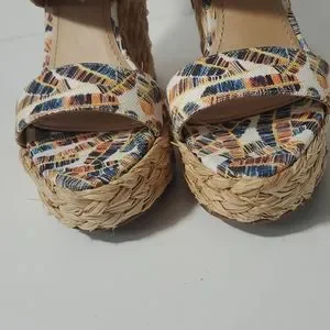 Gibson Latimer | Shoes | Jute Weaved Wedges With Feather Print In Size ...